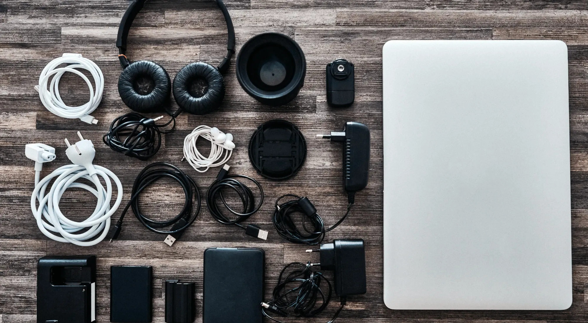 Reviews of Tech Gear for Digital Nomads and Remote Workers